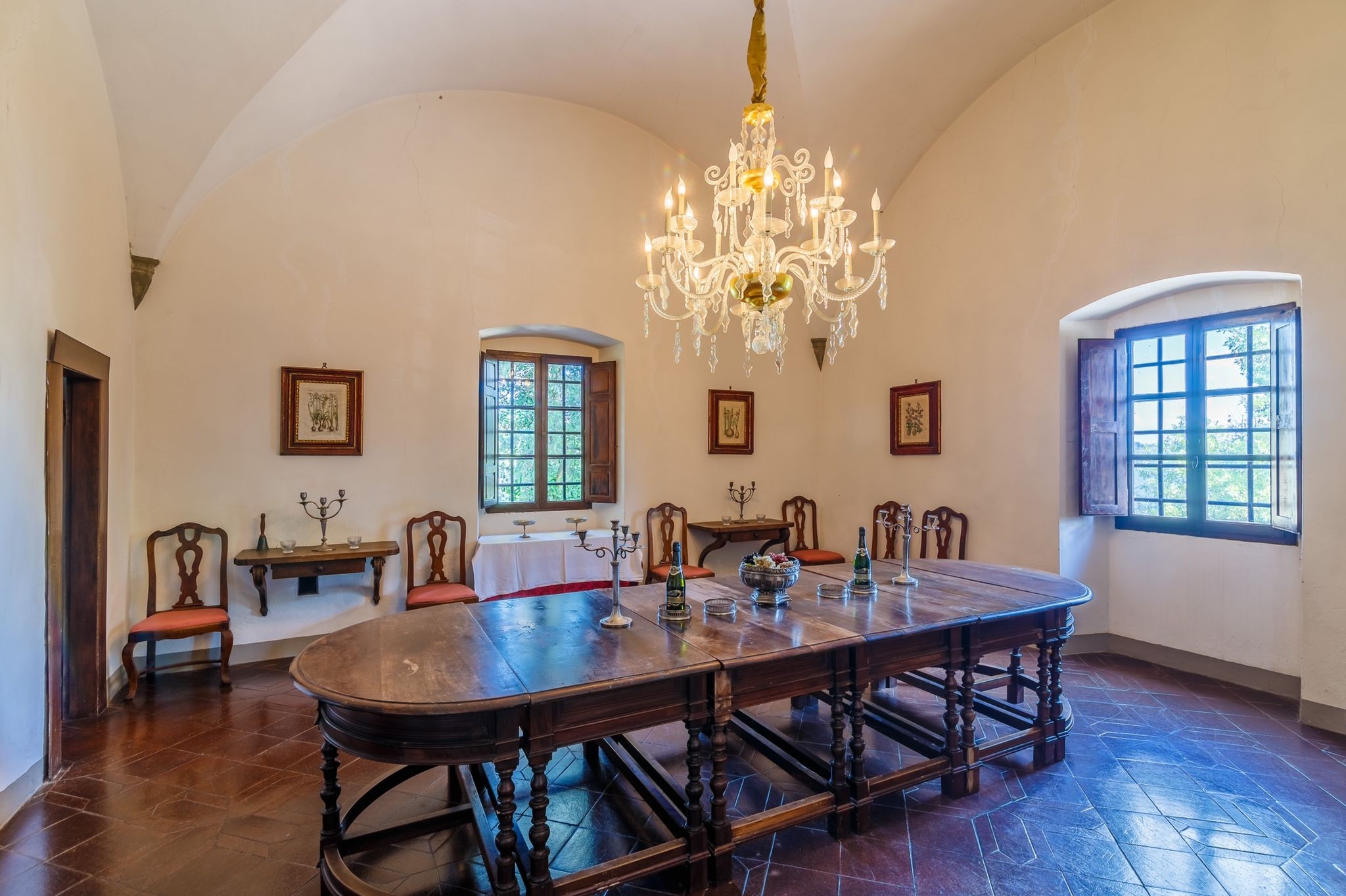 Imponujący renesansowy zamek w pobliżu Florencji