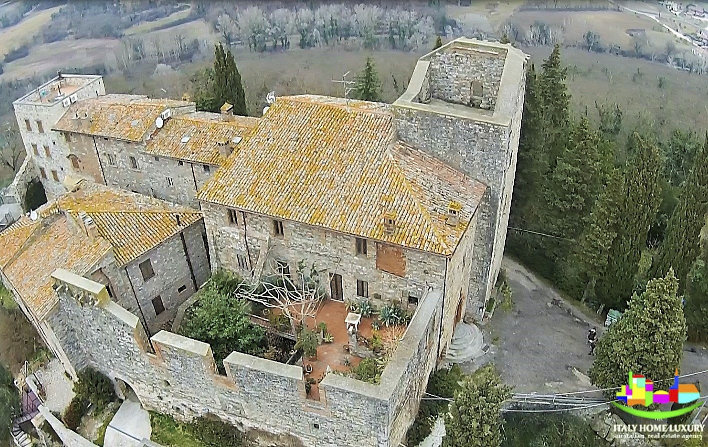 Zamieszkały zamek z XI wieku w pobliżu Todi