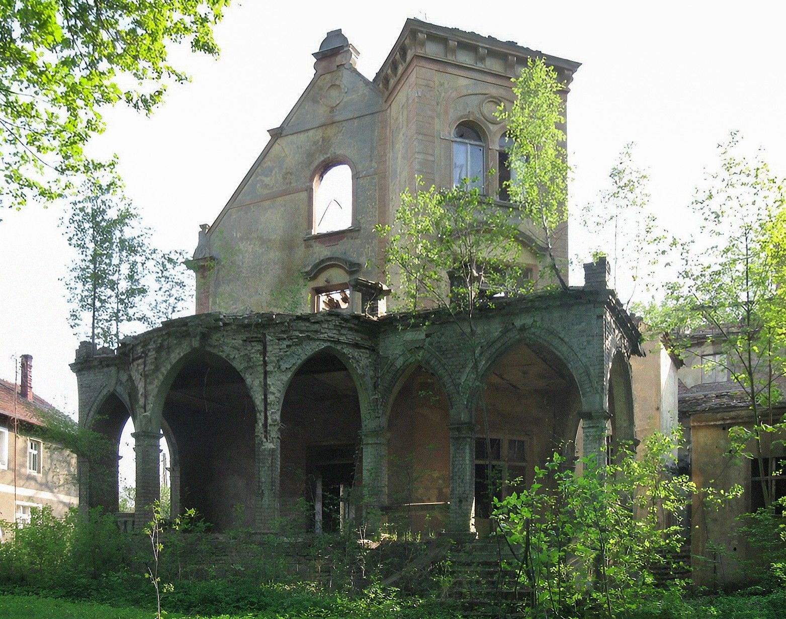 Zabytkowy Pałac w Czernej